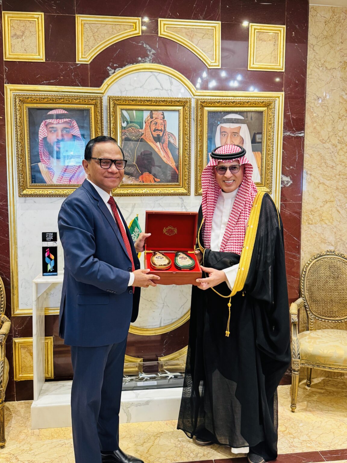 Saudi Broadcasting Authority (SBA) Chief receives Sri Lanka Ambassador ...
